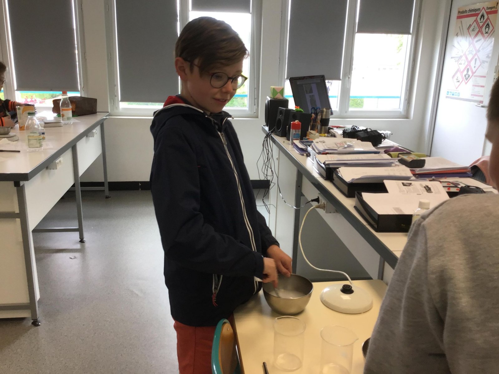 Fabrication de pschitt à tout faire ! - Collège Jules VERNE